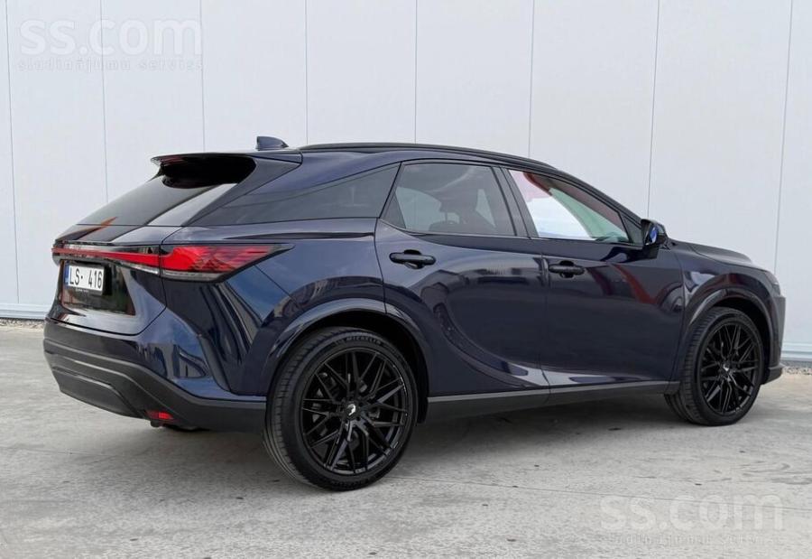 Zils Lexus RX 2024 Rīga, ar dzinēja tilpumu 2.40 L un nobraukumu 45 tūkst. km par 54700 €, foto 13 vietnē AUTOMOTO.COM.LV