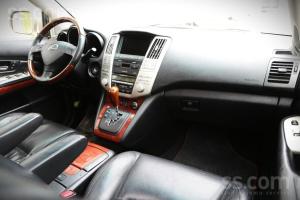 Brown Lexus RX 2003 in Riga, with an engine capacity of 3.00 L and mileage of 267 thousand km for 2995 €, photo 10 on AUTOMOTO.COM.LV