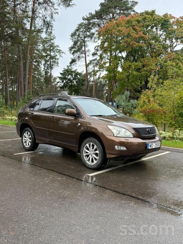 Brown Lexus RX 2004 in Daugavpils, with an engine capacity of 3.00 L and mileage of 402 thousand km for 2450 €, photo 1 on AUTOMOTO.COM.LV