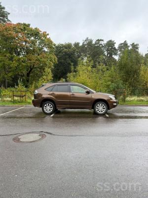 Brown Lexus RX 2004 in Daugavpils, with an engine capacity of 3.00 L and mileage of 402 thousand km for 2450 €, photo 6 on AUTOMOTO.COM.LV