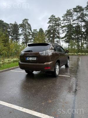 Brown Lexus RX 2004 in Daugavpils, with an engine capacity of 3.00 L and mileage of 402 thousand km for 2450 €, photo 8 on AUTOMOTO.COM.LV