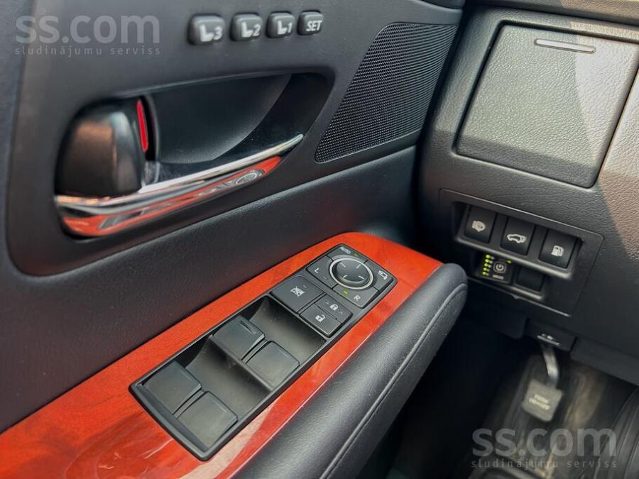Brūns Lexus RX 2009 Rīga, ar dzinēja tilpumu 3.50 L un nobraukumu 180 tūkst. km par 11400 €, foto 13 vietnē AUTOMOTO.COM.LV