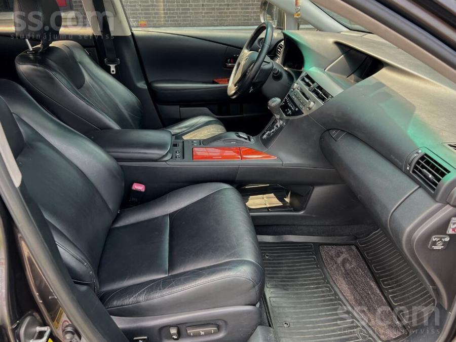 Brūns Lexus RX 2009 Rīga, ar dzinēja tilpumu 3.50 L un nobraukumu 180 tūkst. km par 11400 €, foto 15 vietnē AUTOMOTO.COM.LV