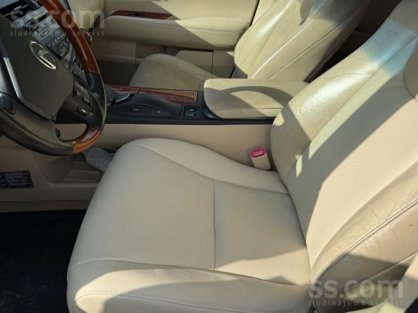 Brown Lexus RX 2009 in Riga, with an engine capacity of 3.50 L and mileage of 265 thousand km for 8100 €, photo 7 on AUTOMOTO.COM.LV