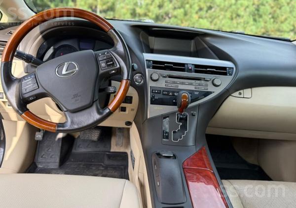 Brown Lexus RX 2009 in Riga, with an engine capacity of 3.50 L and mileage of 265 thousand km for 8100 €, photo 8 on AUTOMOTO.COM.LV