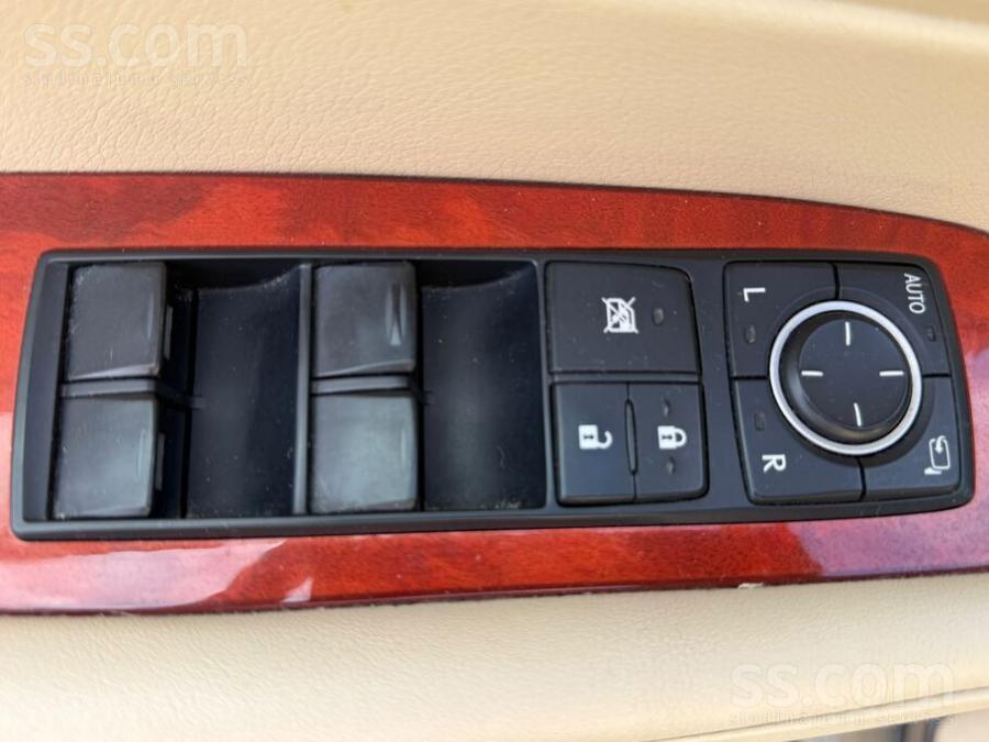 Brown Lexus RX 2009 in Riga, with an engine capacity of 3.50 L and mileage of 265 thousand km for 8100 €, photo 12 on AUTOMOTO.COM.LV