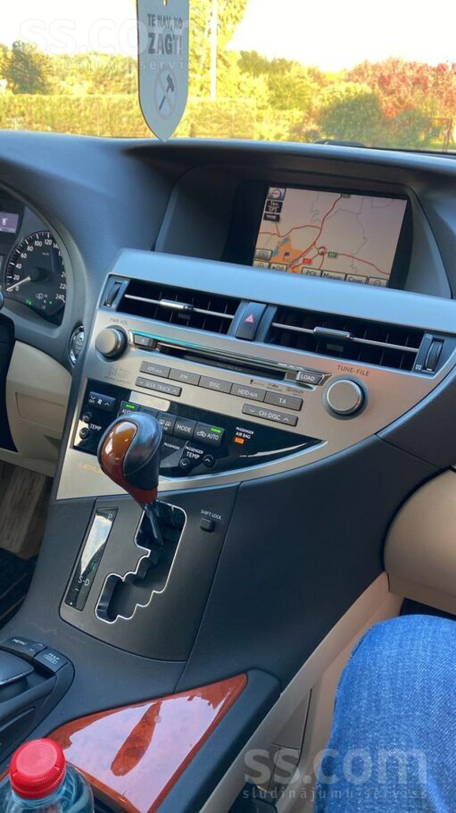Brown Lexus RX 2009 in Riga, with an engine capacity of 3.50 L and mileage of 194 thousand km for 11000 €, photo 9 on AUTOMOTO.COM.LV