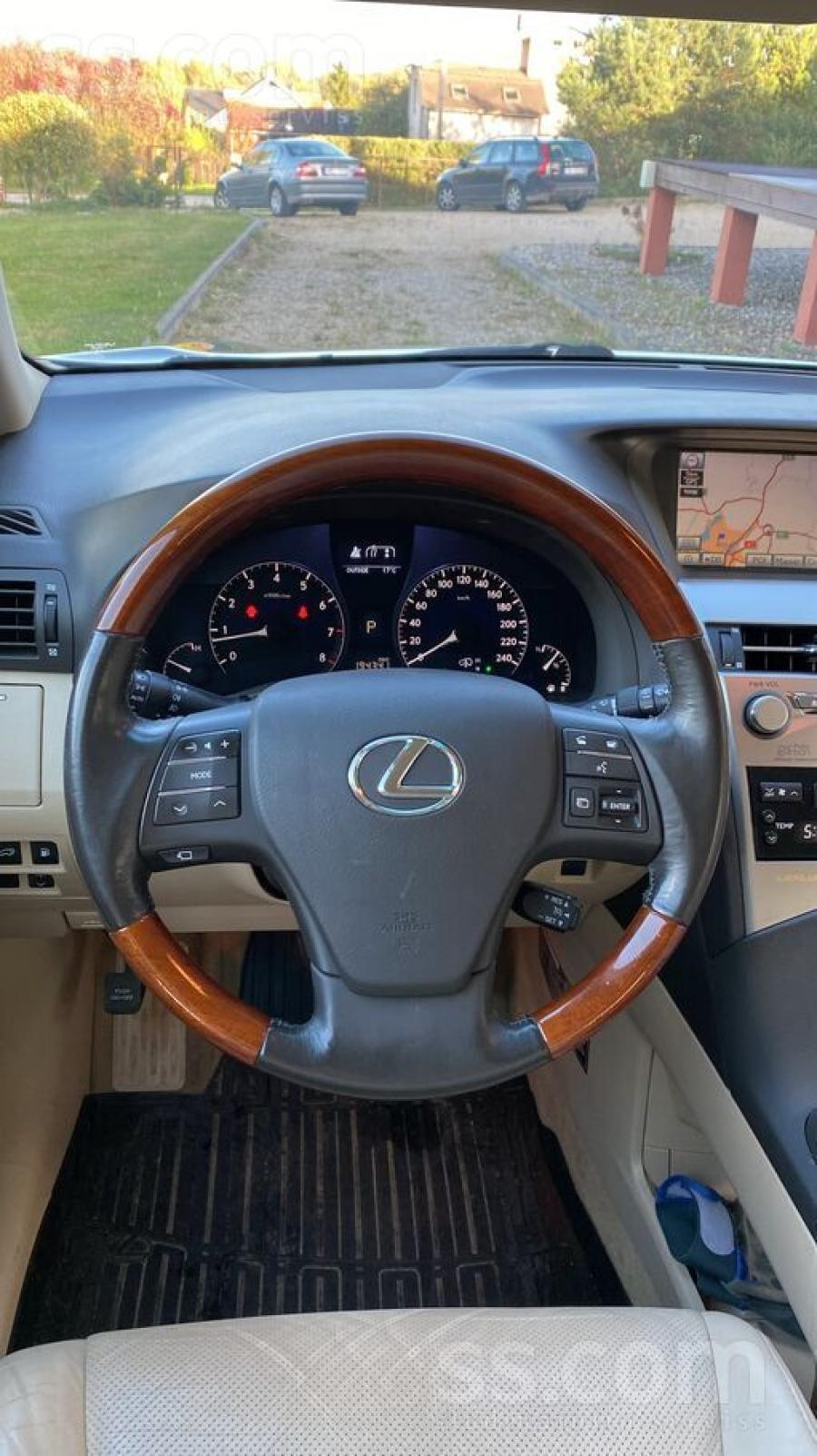 Brown Lexus RX 2009 in Riga, with an engine capacity of 3.50 L and mileage of 194 thousand km for 11000 €, photo 11 on AUTOMOTO.COM.LV