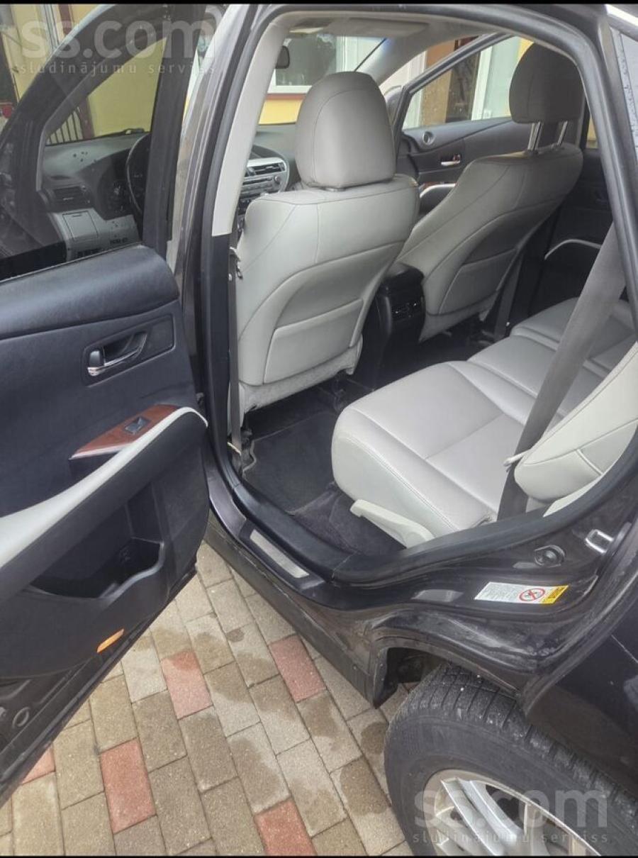 Brūns Lexus RX 2010 Rīga, ar dzinēja tilpumu 3.50 L un nobraukumu 340 tūkst. km par 10500 €, foto 8 vietnē AUTOMOTO.COM.LV