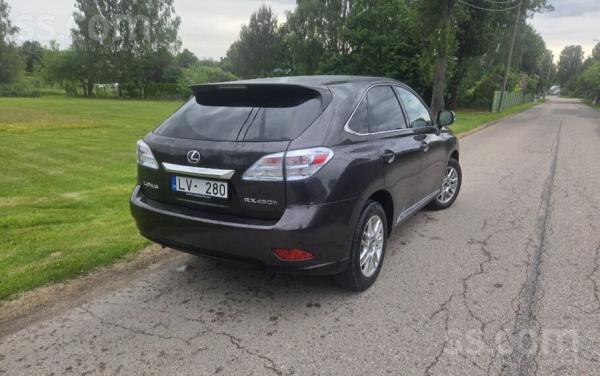 Brown Lexus RX 2010 in Riga, with an engine capacity of 3.50 L and mileage of 340 thousand km for 9500 €, photo 4 on AUTOMOTO.COM.LV