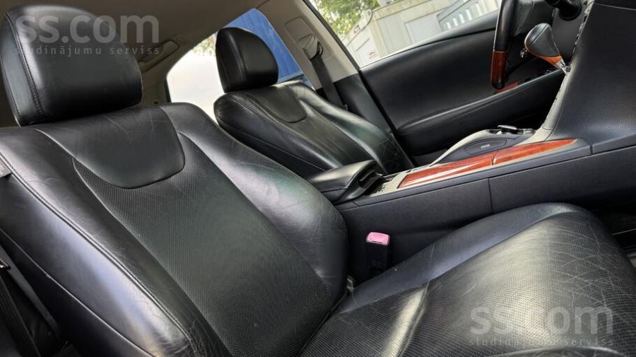 Brūns Lexus RX 2010 Rīga, ar dzinēja tilpumu 3.50 L un nobraukumu 215 tūkst. km par 9500 €, foto 17 vietnē AUTOMOTO.COM.LV