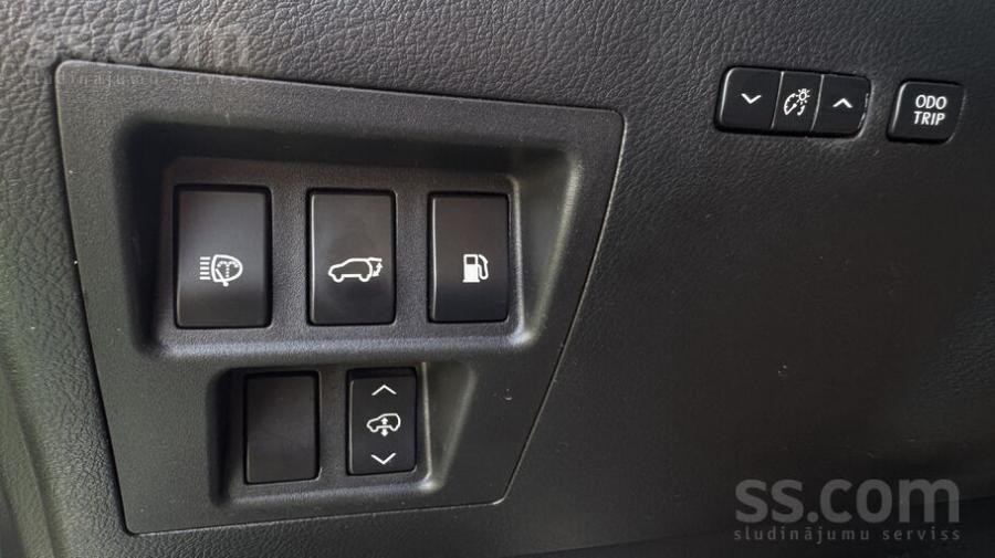 Brūns Lexus RX 2010 Rīga, ar dzinēja tilpumu 3.50 L un nobraukumu 215 tūkst. km par 9500 €, foto 24 vietnē AUTOMOTO.COM.LV