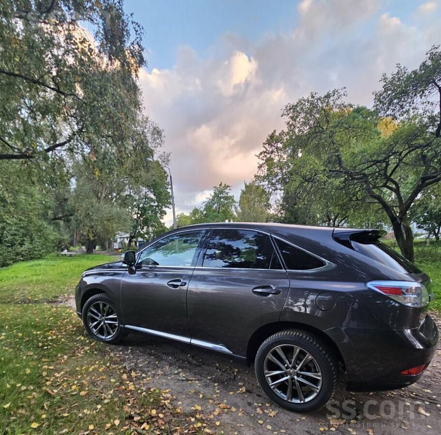 Brūns Lexus RX 2012 Rīga, ar dzinēja tilpumu 3.50 L un nobraukumu 348 tūkst. km par 9500 €, foto 4 vietnē AUTOMOTO.COM.LV
