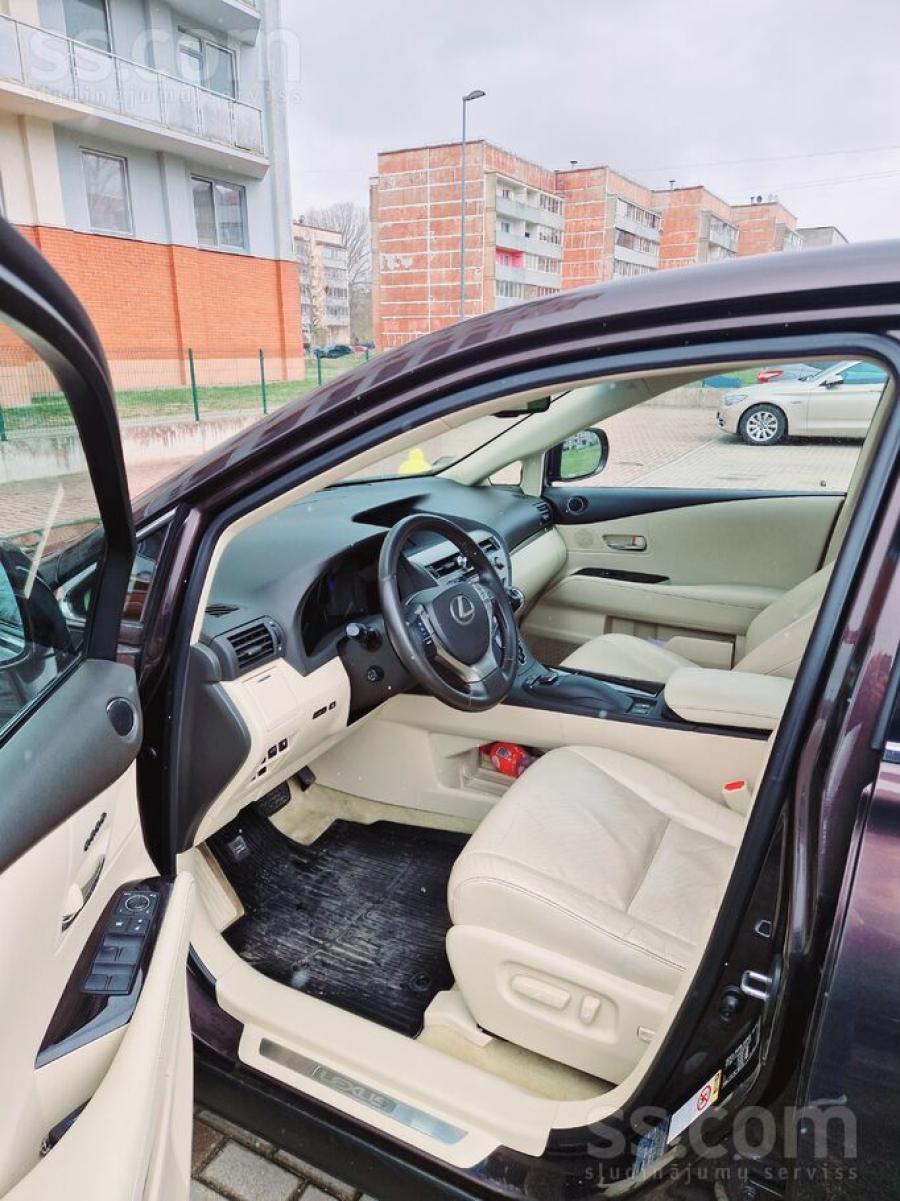 Brūns Lexus RX 2015 Liepāja, ar dzinēja tilpumu 3.50 L un nobraukumu 139 tūkst. km par 17000 €, foto 9 vietnē AUTOMOTO.COM.LV