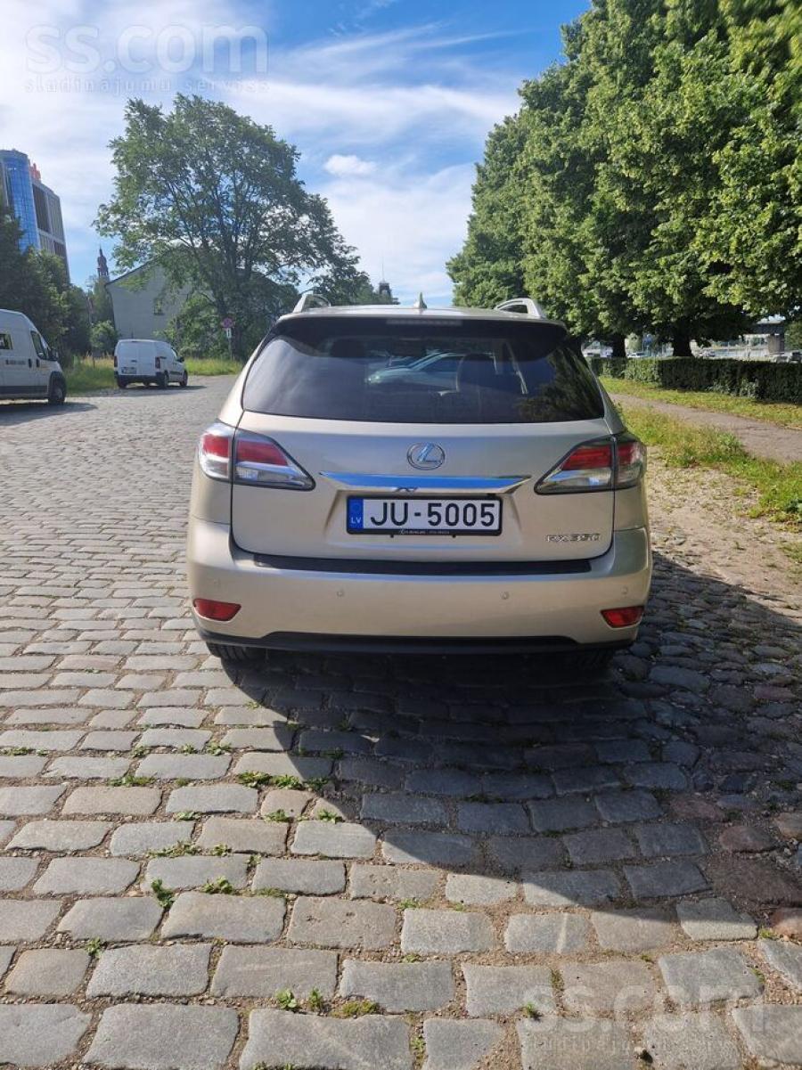 Brown Lexus RX 2015 in Riga, with an engine capacity of 3.50 L and mileage of 262 thousand km for 15800 €, photo 10 on AUTOMOTO.COM.LV