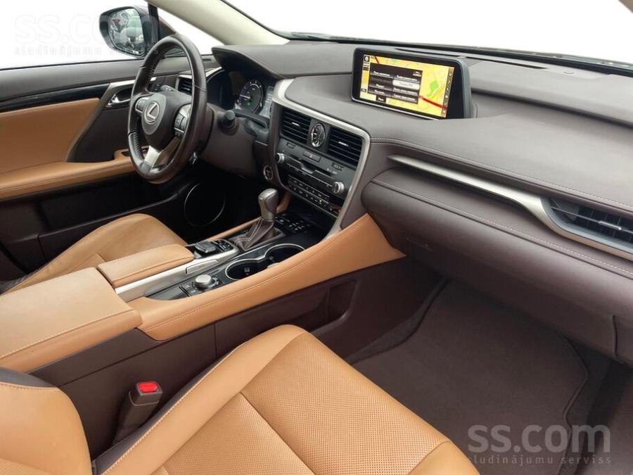 Brown Lexus RX 2018 in Riga, with an engine capacity of 3.50 L and mileage of 134 thousand km for 29000 €, photo 6 on AUTOMOTO.COM.LV