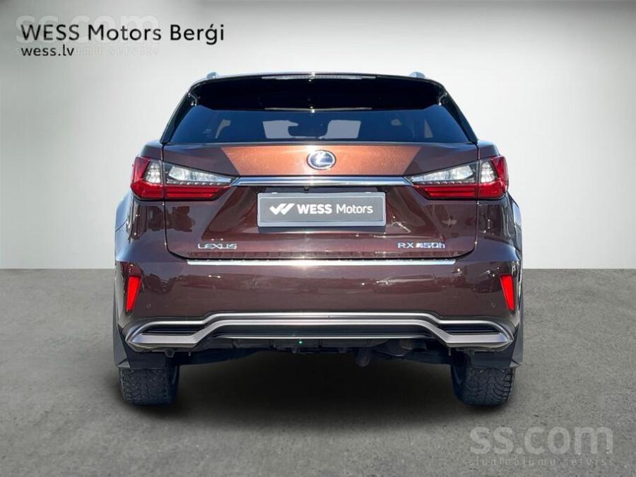 Brown Lexus RX 2019 in Riga, with an engine capacity of 3.50 L and mileage of 165 thousand km for 27200 €, photo 5 on AUTOMOTO.COM.LV