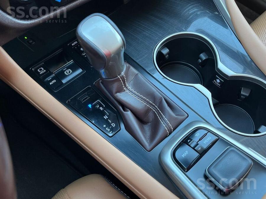Brown Lexus RX 2019 in Riga, with an engine capacity of 3.50 L and mileage of 165 thousand km for 27200 €, photo 30 on AUTOMOTO.COM.LV