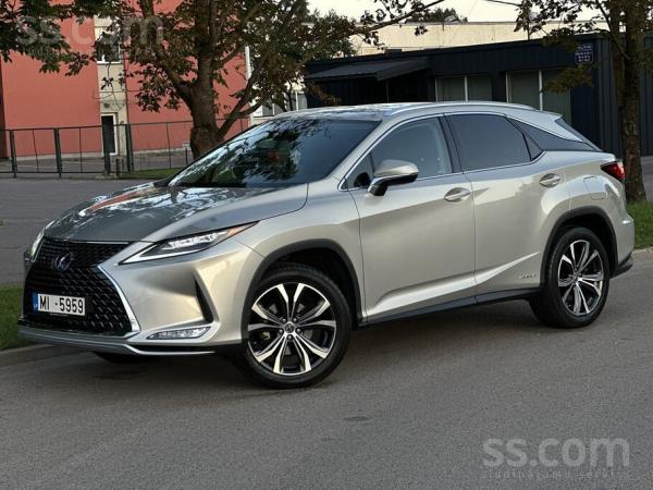 Brown Lexus RX 2021 in Riga, with an engine capacity of 3.50 L and mileage of 97 thousand km for 39700 €, photo 4 on AUTOMOTO.COM.LV