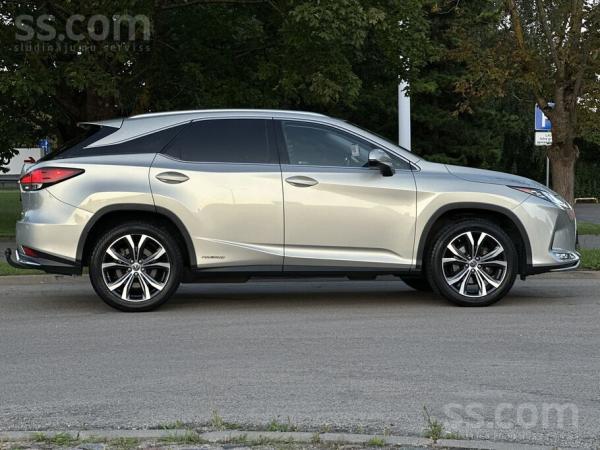 Brown Lexus RX 2021 in Riga, with an engine capacity of 3.50 L and mileage of 97 thousand km for 39700 €, photo 5 on AUTOMOTO.COM.LV