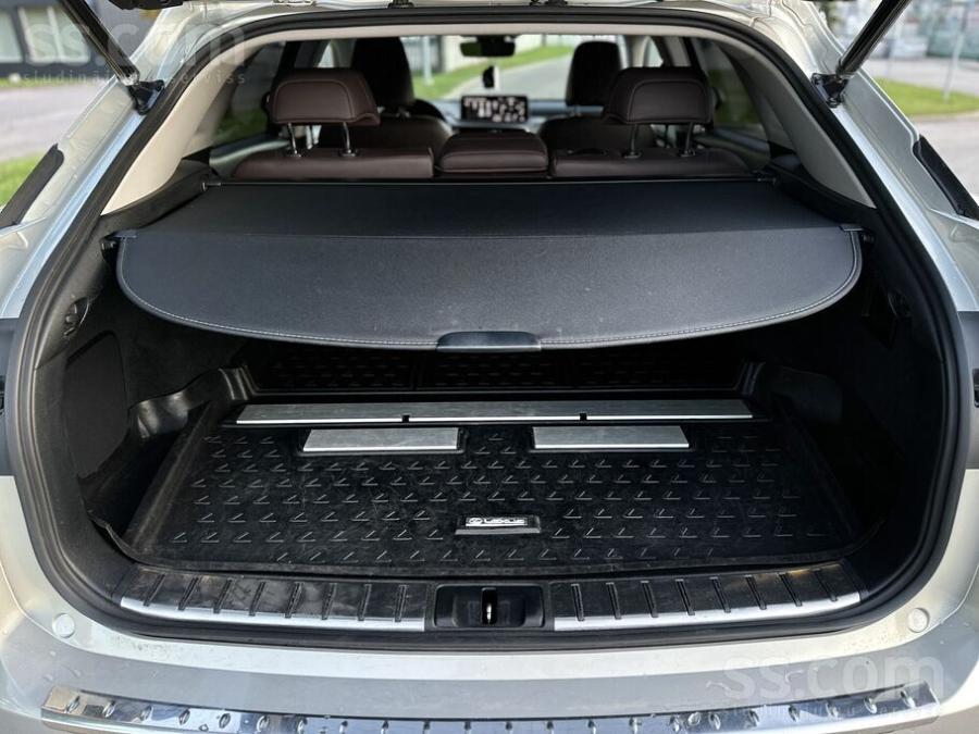 Brūns Lexus RX 2021 Rīga, ar dzinēja tilpumu 3.50 L un nobraukumu 97 tūkst. km par 39700 €, foto 24 vietnē AUTOMOTO.COM.LV