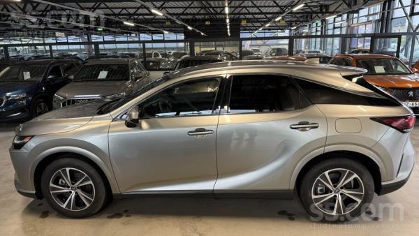 Brown Lexus RX 2024 in Riga, with an engine capacity of 2.50 L and mileage of 87 thousand km for 52900 €, photo 3 on AUTOMOTO.COM.LV