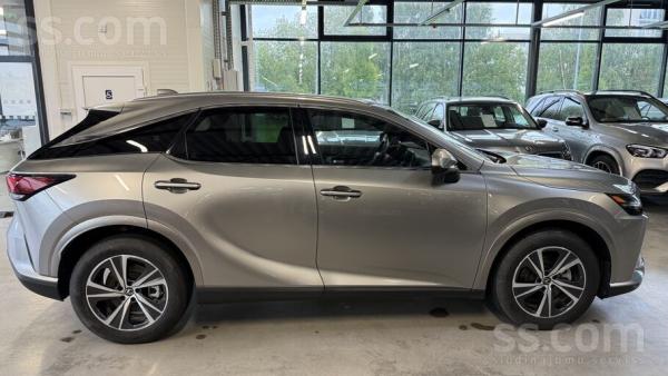 Brown Lexus RX 2024 in Riga, with an engine capacity of 2.50 L and mileage of 87 thousand km for 52900 €, photo 7 on AUTOMOTO.COM.LV