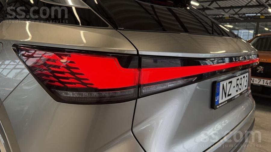 Brūns Lexus RX 2024 Rīga, ar dzinēja tilpumu 2.50 L un nobraukumu 87 tūkst. km par 52900 €, foto 12 vietnē AUTOMOTO.COM.LV