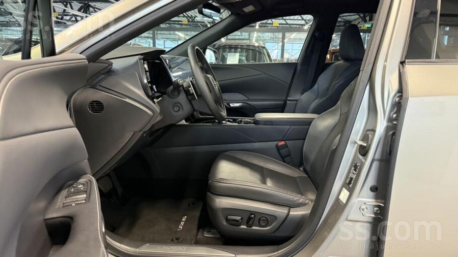 Brūns Lexus RX 2024 Rīga, ar dzinēja tilpumu 2.50 L un nobraukumu 87 tūkst. km par 52900 €, foto 13 vietnē AUTOMOTO.COM.LV