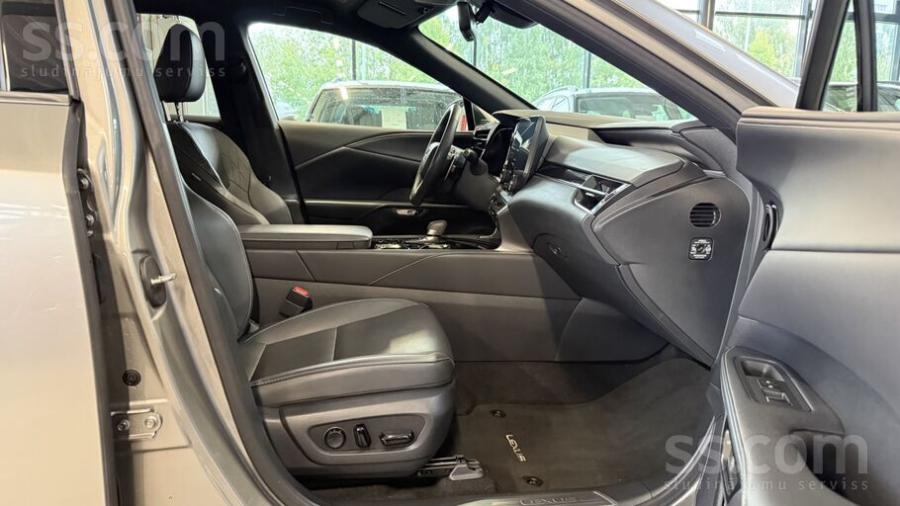 Brūns Lexus RX 2024 Rīga, ar dzinēja tilpumu 2.50 L un nobraukumu 87 tūkst. km par 52900 €, foto 20 vietnē AUTOMOTO.COM.LV