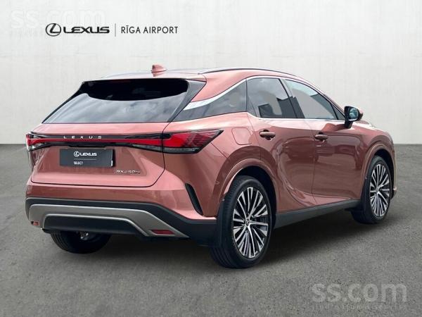 Brūns Lexus RX 2025 Rīga, ar dzinēja tilpumu 2.50 L un nobraukumu 24 tūkst. km par 74000 €, foto 2 vietnē AUTOMOTO.COM.LV