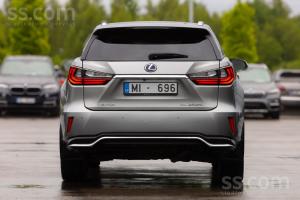 Brown Lexus RX 2018 in Riga, with an engine capacity of 3.50 L and mileage of 290 thousand km for 25500 €, photo 4 on AUTOMOTO.COM.LV