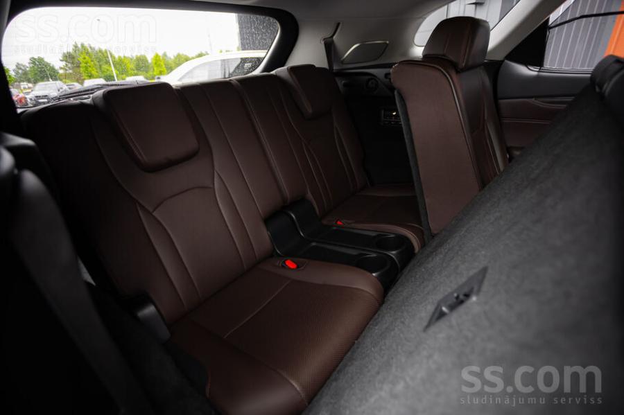 Brown Lexus RX 2018 in Riga, with an engine capacity of 3.50 L and mileage of 290 thousand km for 25500 €, photo 7 on AUTOMOTO.COM.LV
