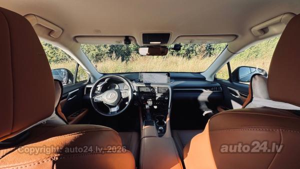 Lexus RX 2020 in Tallinn on AUTOMOTO.COM.LV Brown Lexus RX 2020 in Tallinn, with an engine capacity of 3.50 L and mileage of 103 thousand km for 42000 €, photo 9 on AUTOMOTO.COM.LV