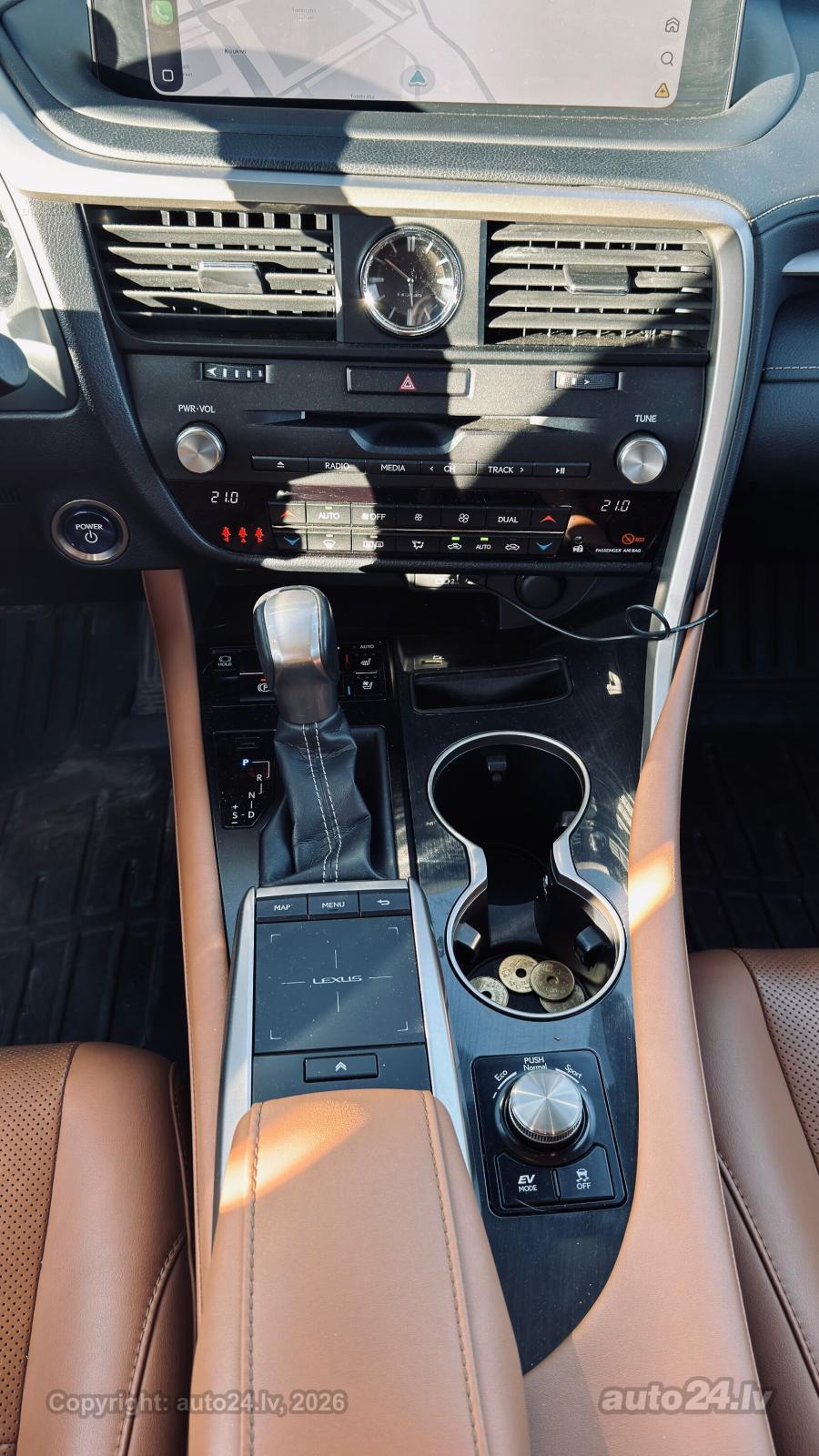 Brown Lexus RX 2020 in Tallinn, with an engine capacity of 3.50 L and mileage of 103 thousand km for 42000 €, photo 12 on AUTOMOTO.COM.LV