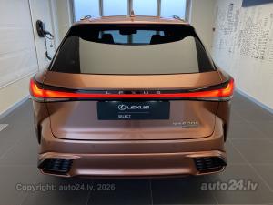 Brūns Lexus RX 2023 Tallina, ar dzinēja tilpumu 2.40 L un nobraukumu 44 tūkst. km par 79000 €, foto 4 vietnē AUTOMOTO.COM.LV