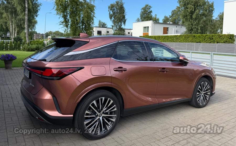 Brūns Lexus RX 2024 Tallina, ar dzinēja tilpumu 2.50 L un nobraukumu 24 tūkst. km par 78900 €, foto 4 vietnē AUTOMOTO.COM.LV