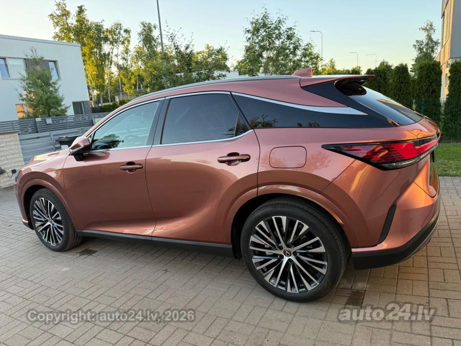 Brūns Lexus RX 2024 Tallina, ar dzinēja tilpumu 2.50 L un nobraukumu 24 tūkst. km par 78900 €, foto 6 vietnē AUTOMOTO.COM.LV