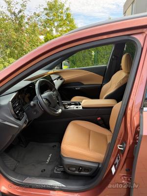 Brūns Lexus RX 2024 Tallina, ar dzinēja tilpumu 2.50 L un nobraukumu 24 tūkst. km par 78900 €, foto 9 vietnē AUTOMOTO.COM.LV