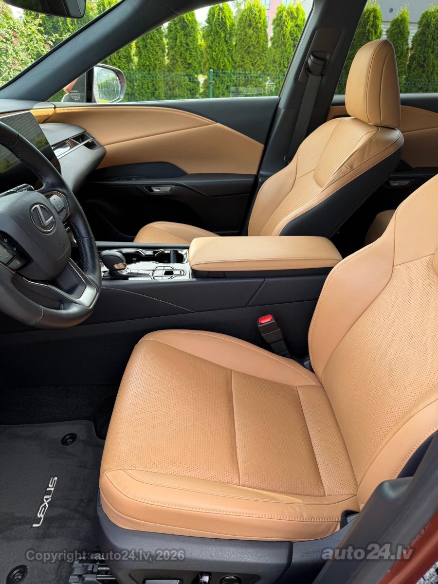 Brūns Lexus RX 2024 Tallina, ar dzinēja tilpumu 2.50 L un nobraukumu 24 tūkst. km par 78900 €, foto 10 vietnē AUTOMOTO.COM.LV