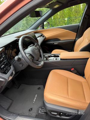 Brūns Lexus RX 2024 Tallina, ar dzinēja tilpumu 2.50 L un nobraukumu 24 tūkst. km par 78900 €, foto 14 vietnē AUTOMOTO.COM.LV