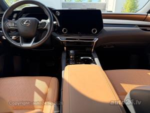Brūns Lexus RX 2024 Tallina, ar dzinēja tilpumu 2.50 L un nobraukumu 24 tūkst. km par 78900 €, foto 21 vietnē AUTOMOTO.COM.LV