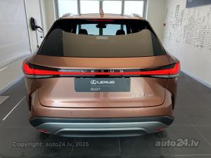 Brūns Lexus RX 2024 Tallina, ar dzinēja tilpumu 2.50 L un nobraukumu 25 tūkst. km par 72900 €, foto 4 vietnē AUTOMOTO.COM.LV