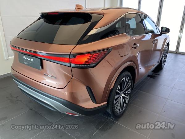 Lexus RX 2024 in Tallinn on AUTOMOTO.COM.LV Brown Lexus RX 2024 in Tallinn, with an engine capacity of 2.50 L and mileage of 25 thousand km for 72900 €, photo 7 on AUTOMOTO.COM.LV