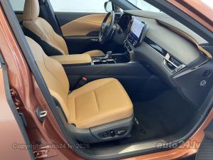 Brūns Lexus RX 2024 Tallina, ar dzinēja tilpumu 2.50 L un nobraukumu 25 tūkst. km par 72900 €, foto 8 vietnē AUTOMOTO.COM.LV