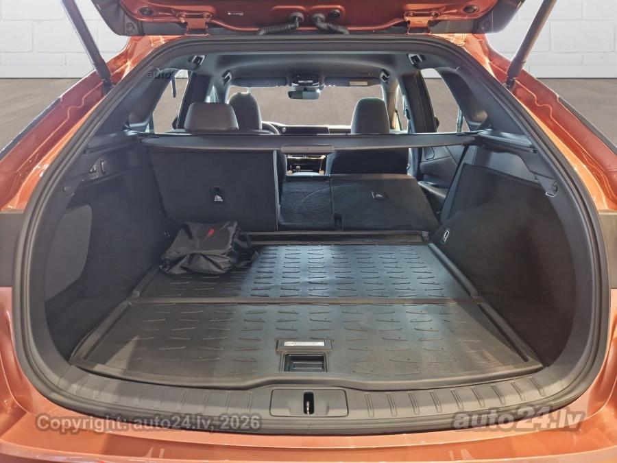 Brūns Lexus RX 2025 Tallina, ar dzinēja tilpumu 2.50 L un nobraukumu 13 tūkst. km par 77990 €, foto 10 vietnē AUTOMOTO.COM.LV