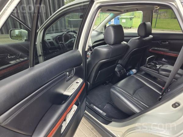 Lexus RX 2003 in Riga, with an engine capacity of 3.00 L and mileage of 253 thousand km for 4000 €, photo 9 on AUTOMOTO.COM.LV