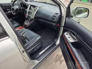 Lexus RX 2003 in Riga, with an engine capacity of 3.00 L and mileage of 253 thousand km for 4000 €, photo 13 on AUTOMOTO.COM.LV