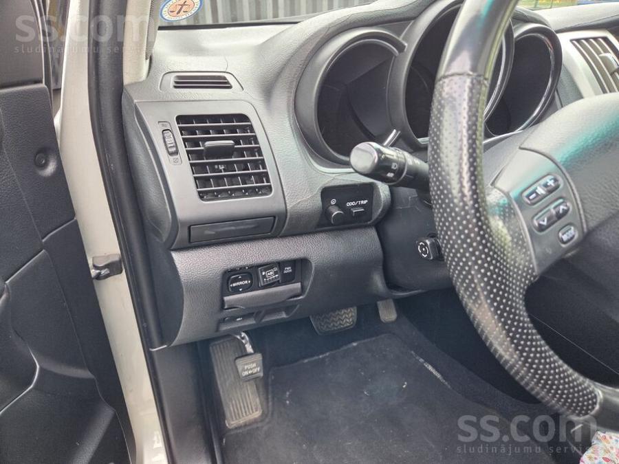 Lexus RX 2003 in Riga, with an engine capacity of 3.00 L and mileage of 253 thousand km for 4000 €, photo 15 on AUTOMOTO.COM.LV