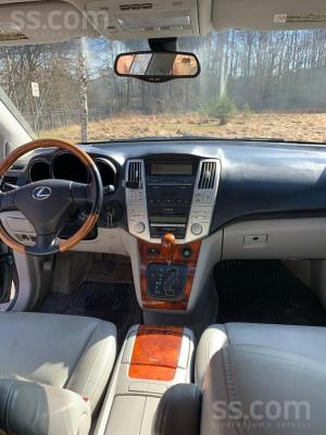 Lexus RX 2004 in Riga, with an engine capacity of 3.30 L and mileage of 270 thousand km for 3500 €, photo 3 on AUTOMOTO.COM.LV